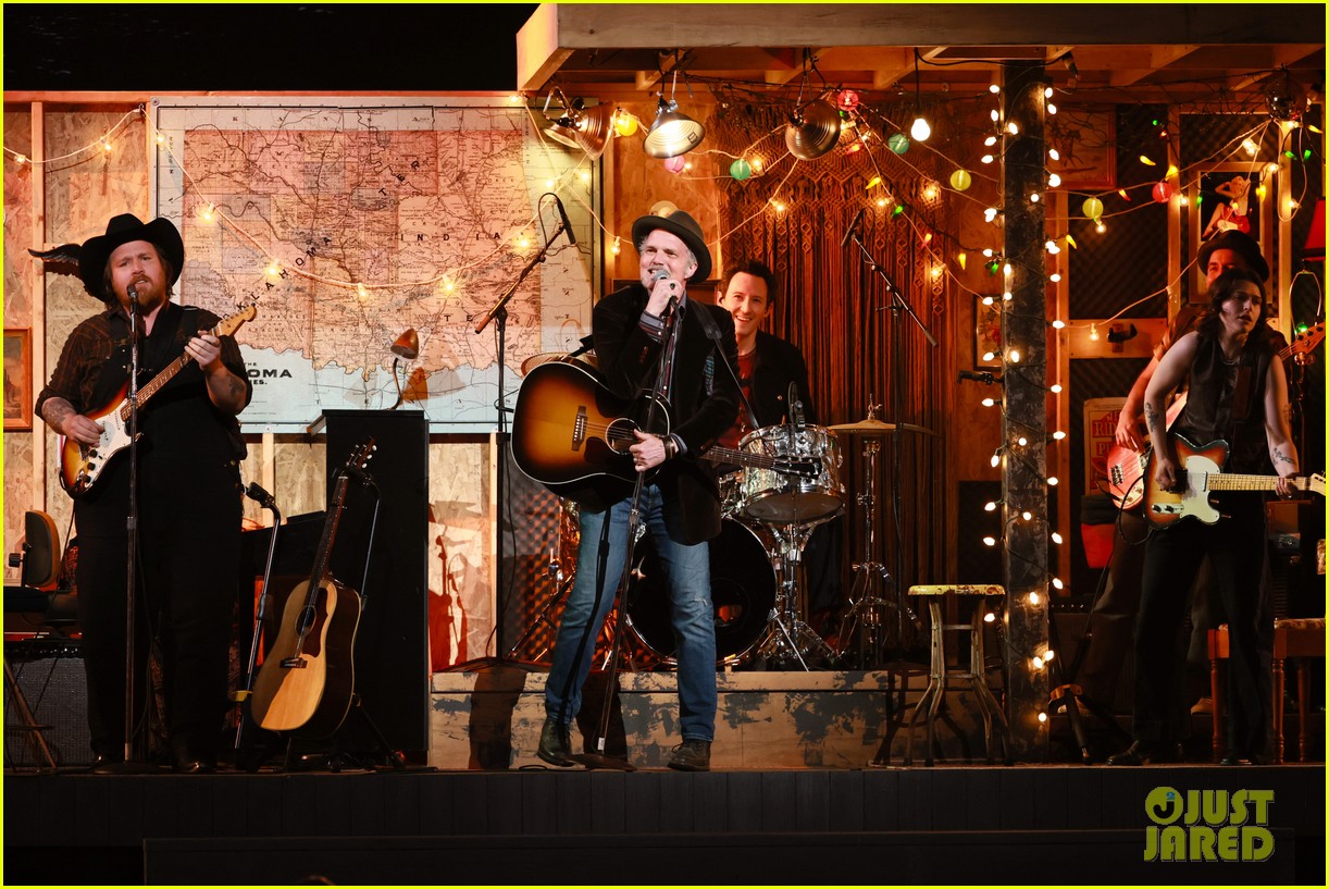 Dead Outlaw's Andrew Durand, Julia Knitel & More Bring Their Nominated ...