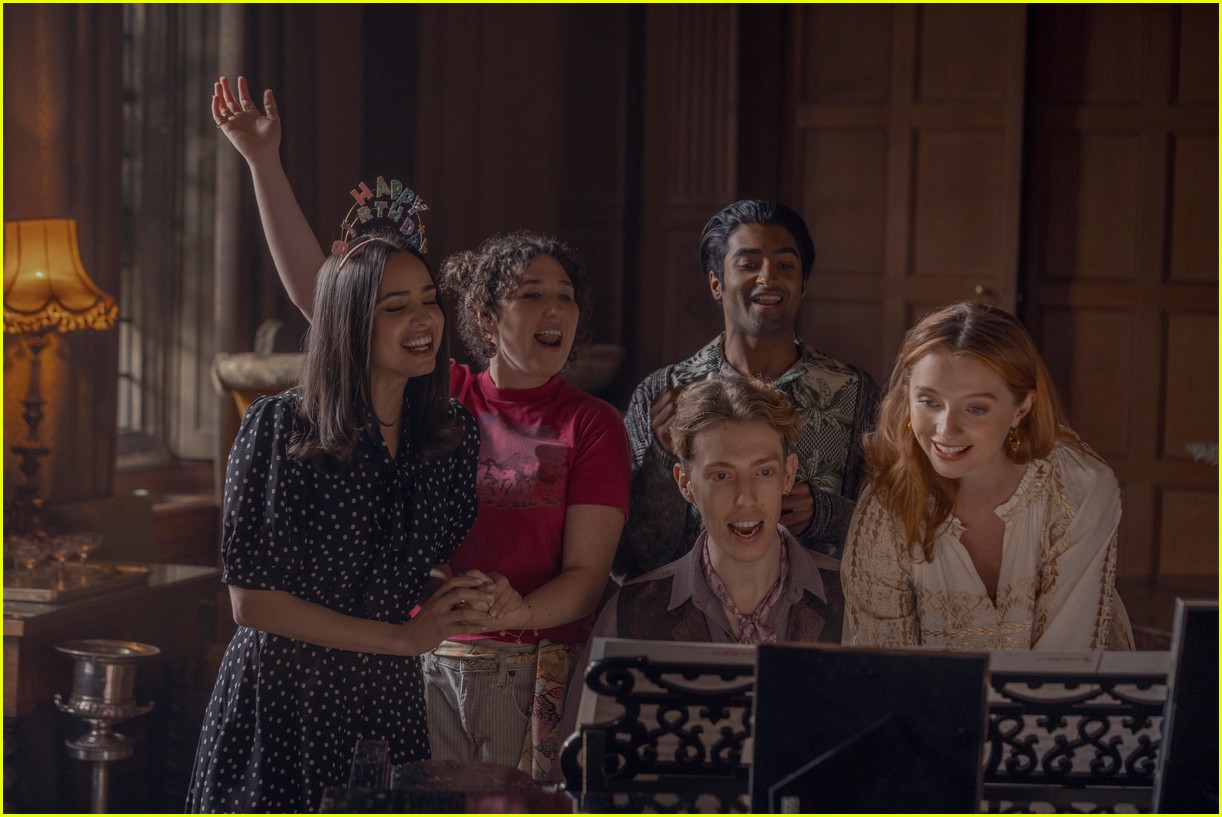 Sofia Carson & Corey Mylchreest Have Unbelievable Chemistry in 'My Oxford Year' Trailer - Watch ...