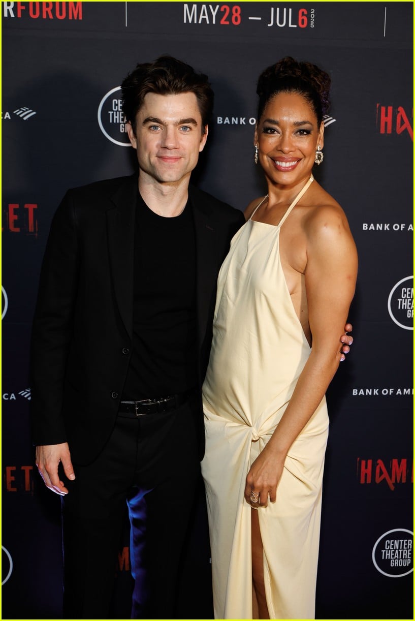 Patrick Ball Gets Bloody & Shirtless in 'Hamlet' L.A. Production, 'The Pitt' Stars Show Up for ...