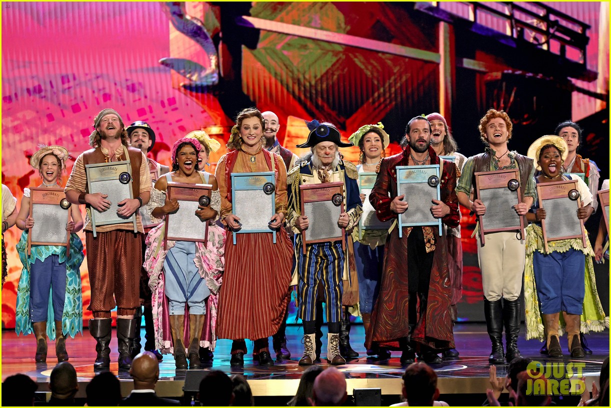 Jinkx Monsoon David Hyde Pierce Ramin Karimloo And More Perform Pirates The Penzance Musical 