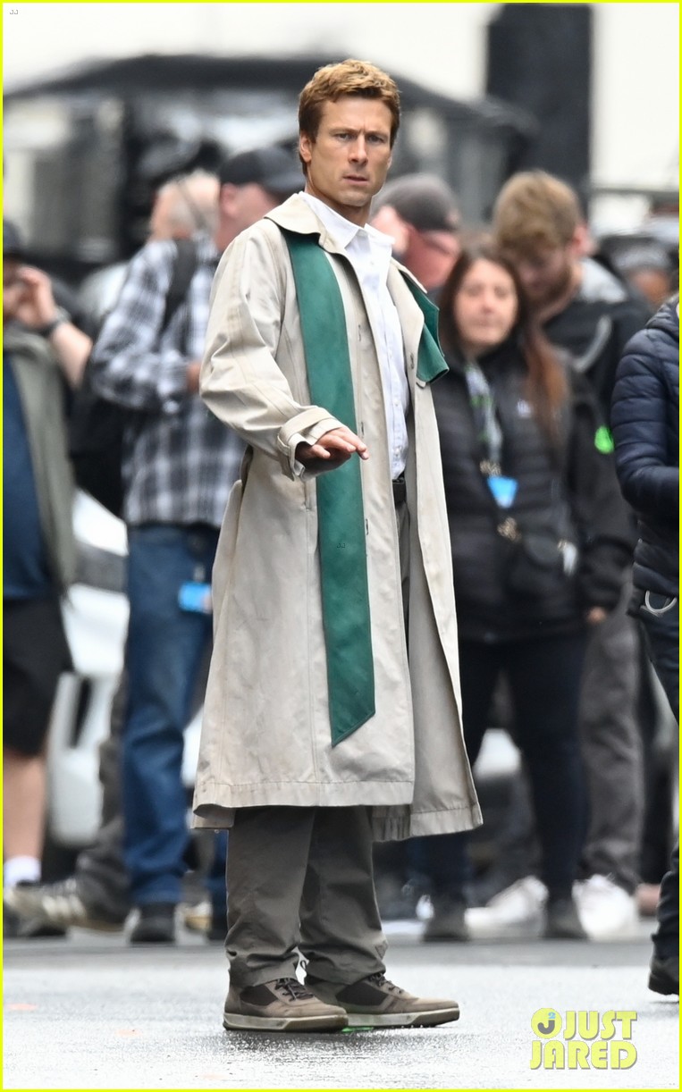 Glen Powell Spotted Filming Futuristic Action Movie with J.J. Abrams in ...