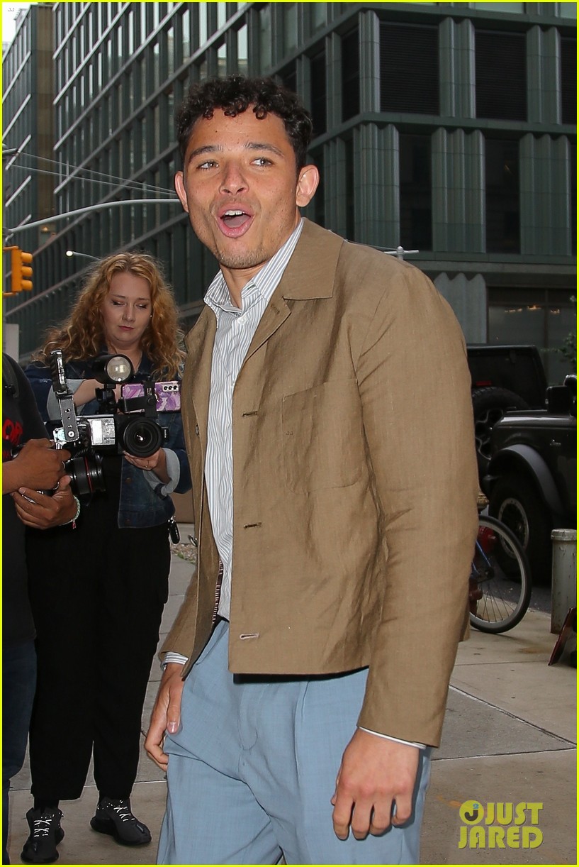 Anthony Ramos Addresses 'Hamilton' Reunion Performance, Reveals How He ...