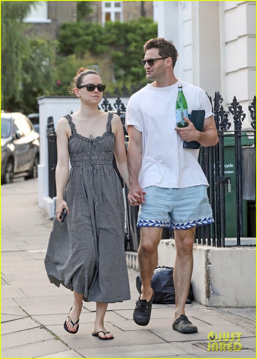 Daisy Ridley & Husband Tom Bateman Hold Hands on Walk Around London's ...
