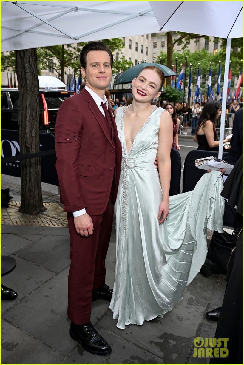 'John Proctor' Nominee Sadie Sink Brings Brother Mitchell as Tony ...