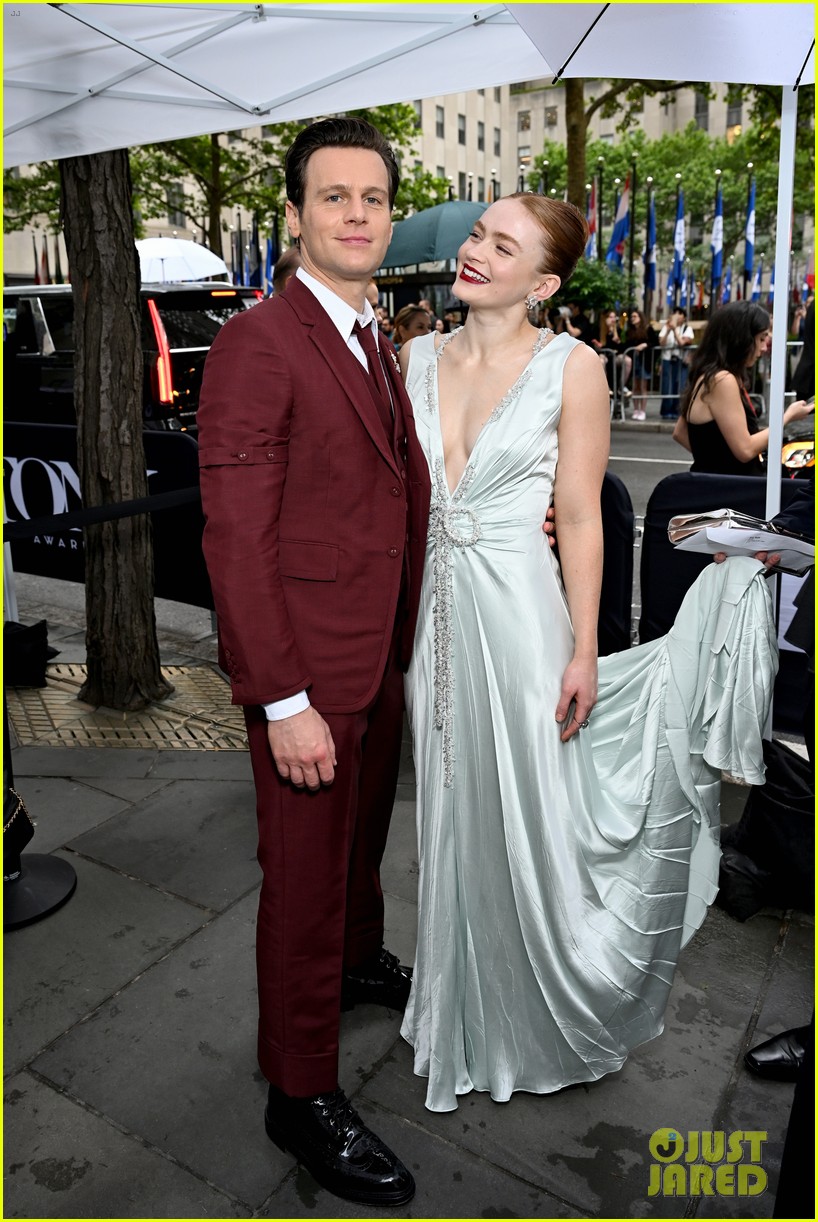 'John Proctor' Nominee Sadie Sink Brings Brother Mitchell as Tony ...