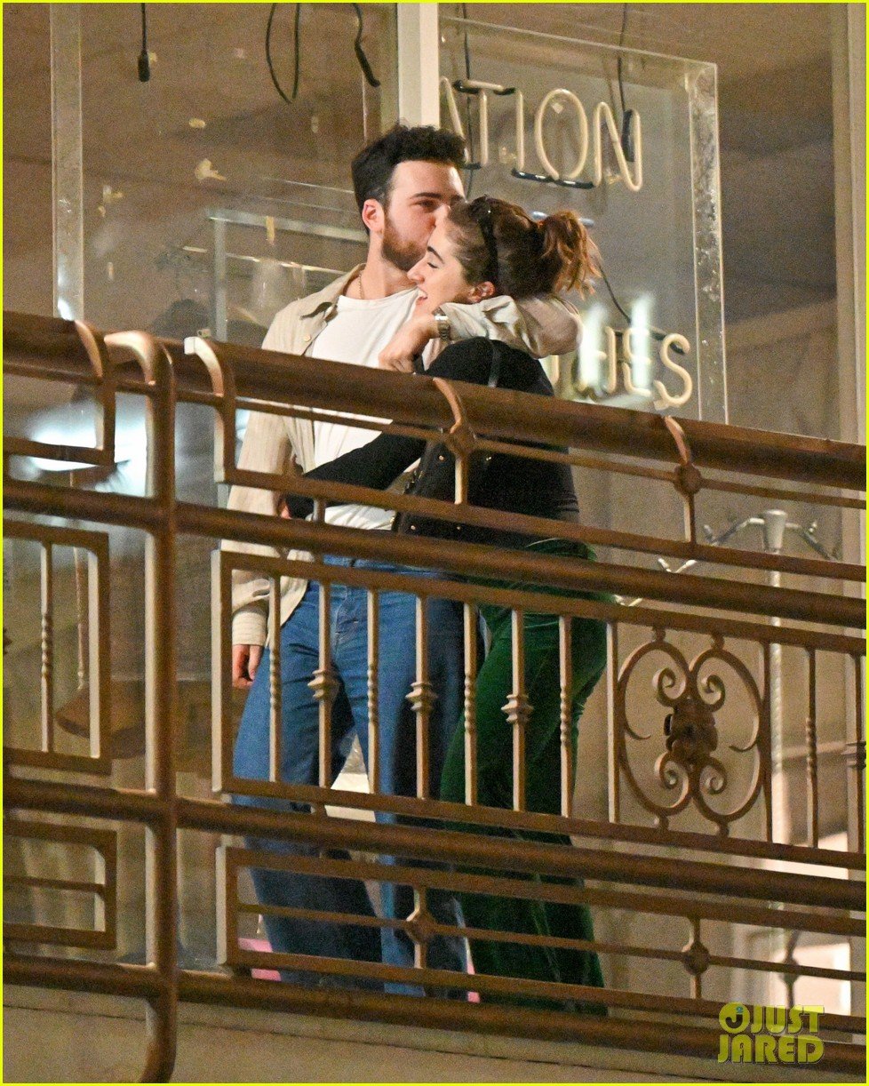 Rachel Sennott & Boyfriend Blake Slatkin Spotted Kissing During Dinner ...