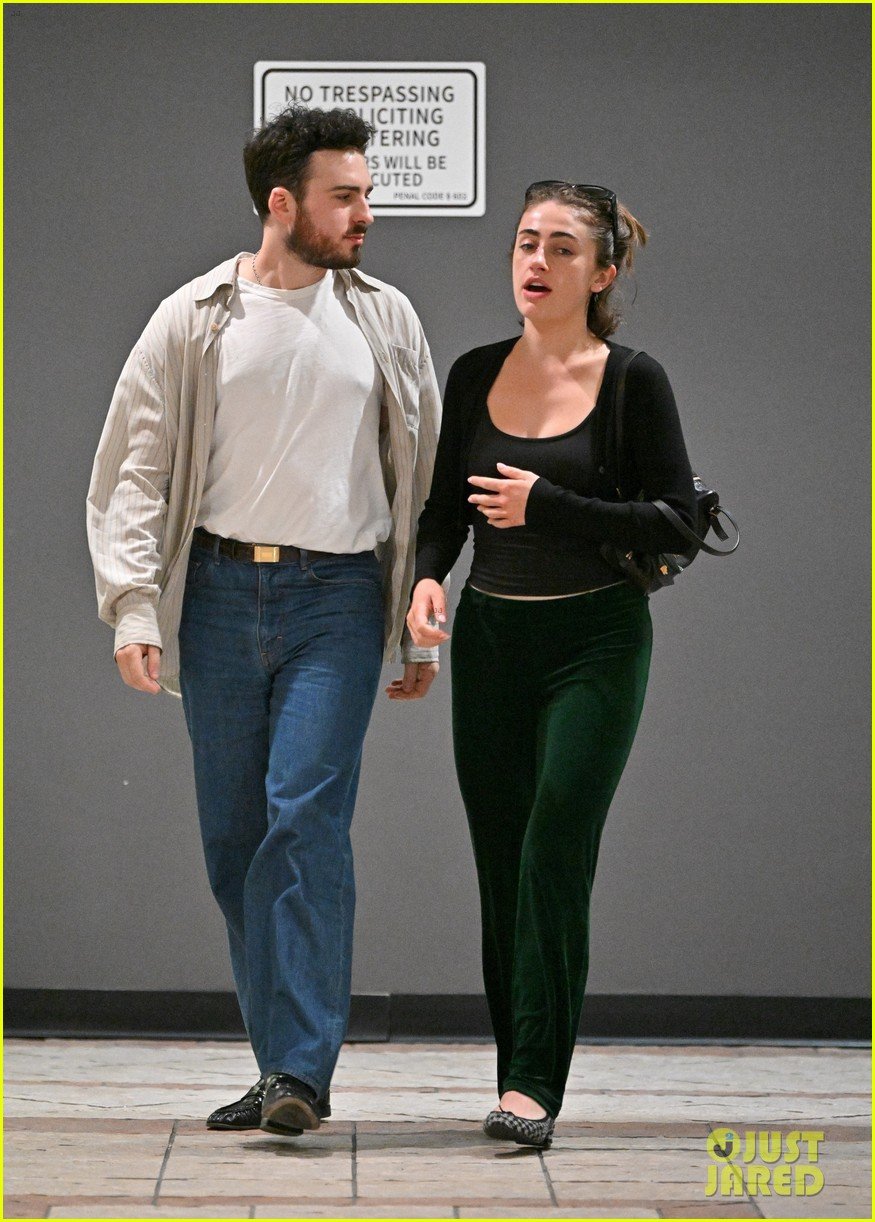 Rachel Sennott & Boyfriend Blake Slatkin Spotted Kissing During Dinner ...