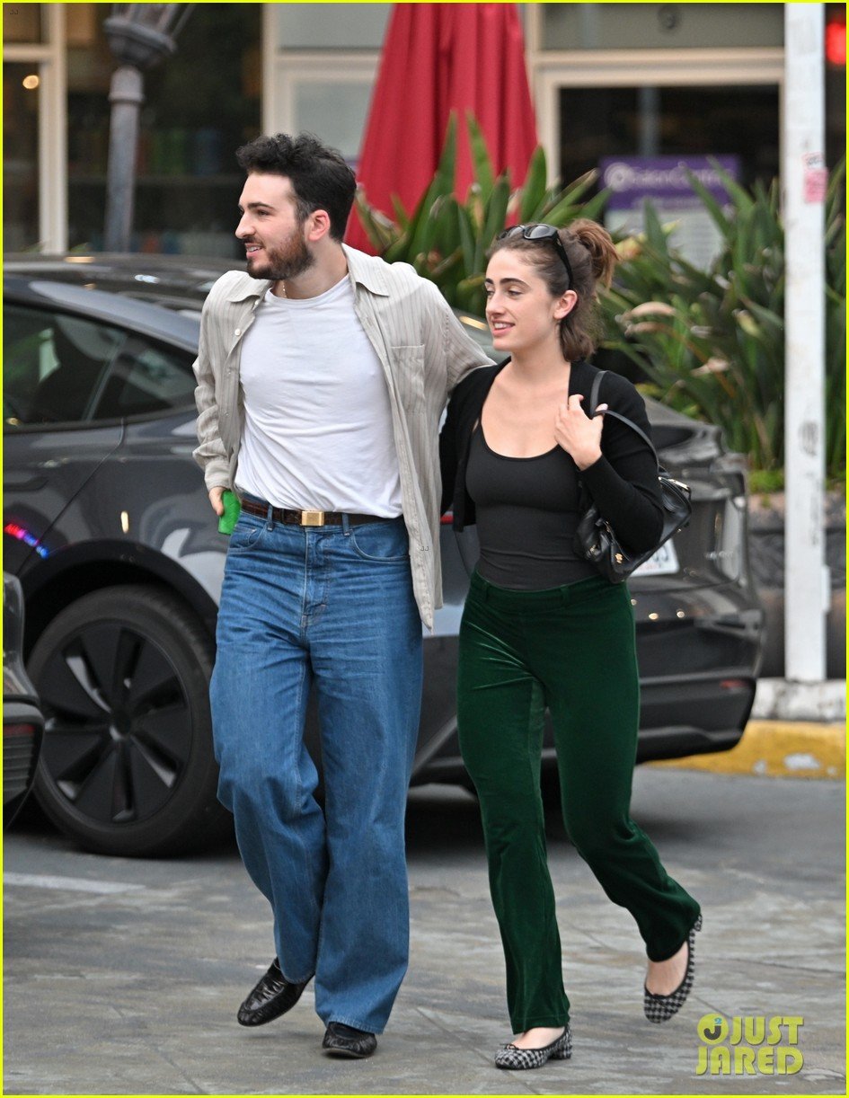 Rachel Sennott & Boyfriend Blake Slatkin Spotted Kissing During Dinner ...