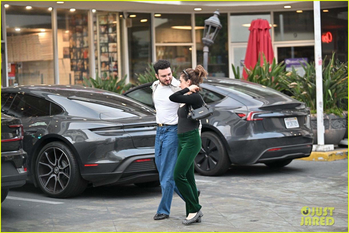 Rachel Sennott & Boyfriend Blake Slatkin Spotted Kissing During Dinner Date at Sushi Park: Photo ...