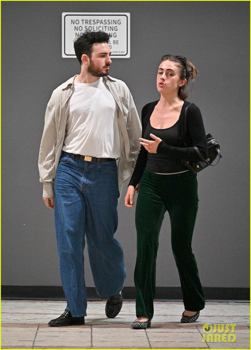 Rachel Sennott & Boyfriend Blake Slatkin Spotted Kissing During Dinner ...