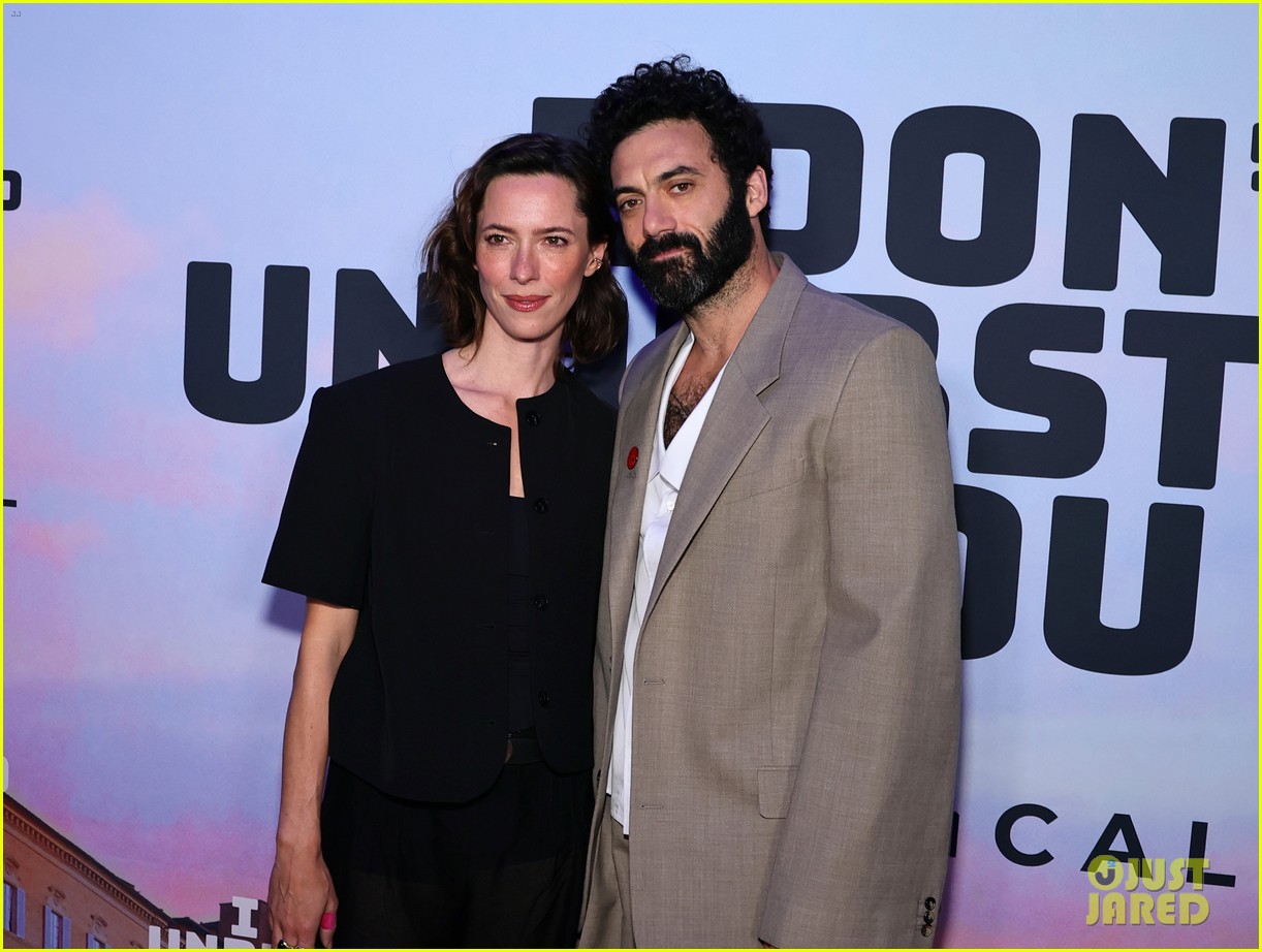 Amanda Seyfried Joins Andrew Rannells, Nick Kroll, & Morgan Spector at 'I Don't Understand You ...