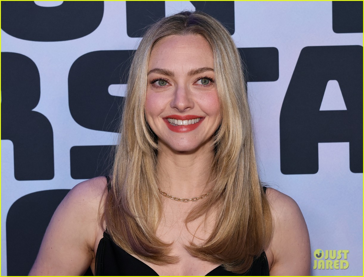 Amanda Seyfried Joins Andrew Rannells, Nick Kroll, & Morgan Spector at ...