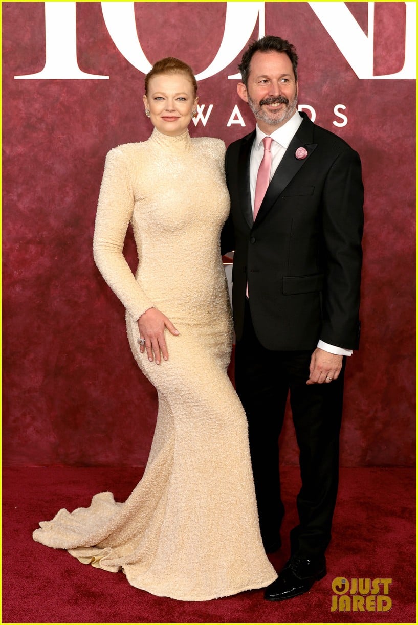 Sarah Snook & Husband Dave Lawson Are Last to Arrive On Tony Awards ...