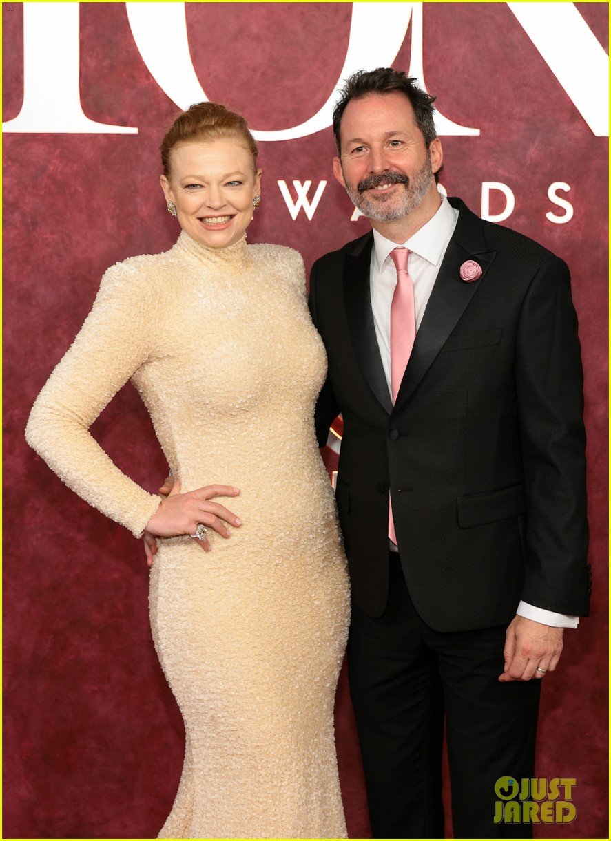 Sarah Snook & Husband Dave Lawson Are Last to Arrive On Tony Awards ...