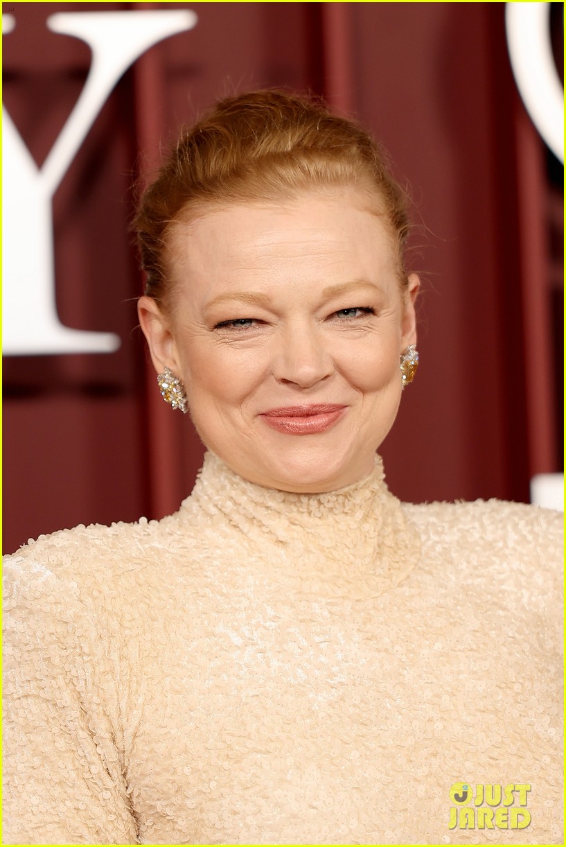 Sarah Snook & Husband Dave Lawson Are Last to Arrive On Tony Awards ...