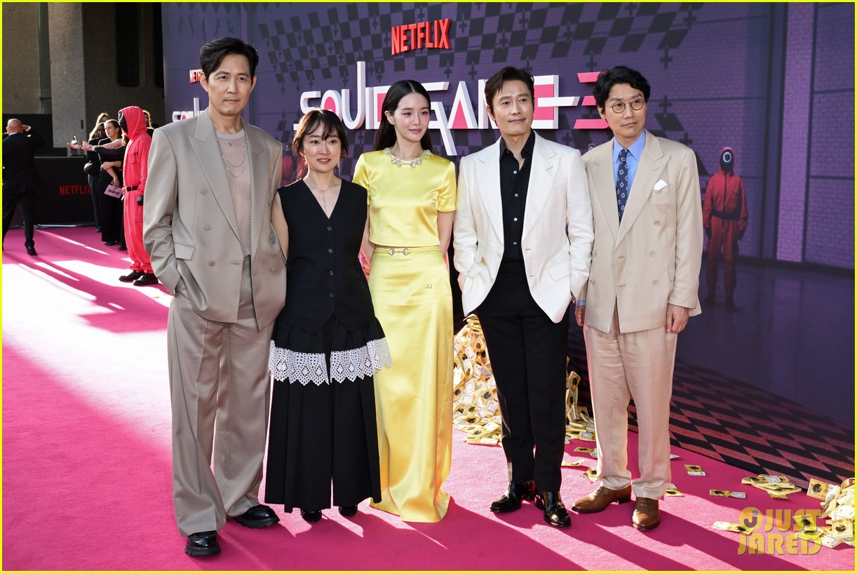 Lee Jung-Jae, Park Gyu-young, & Lee Byung-hun Step Out for 'Squid Game ...