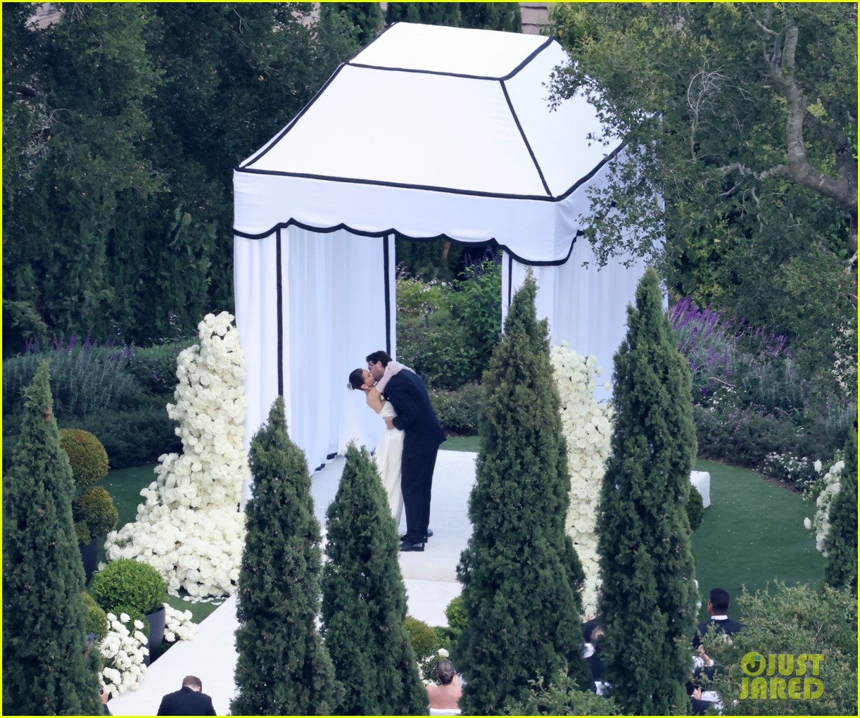 Photo: hailee steinfeld josh allen wedding california 2025 40 | Photo ...