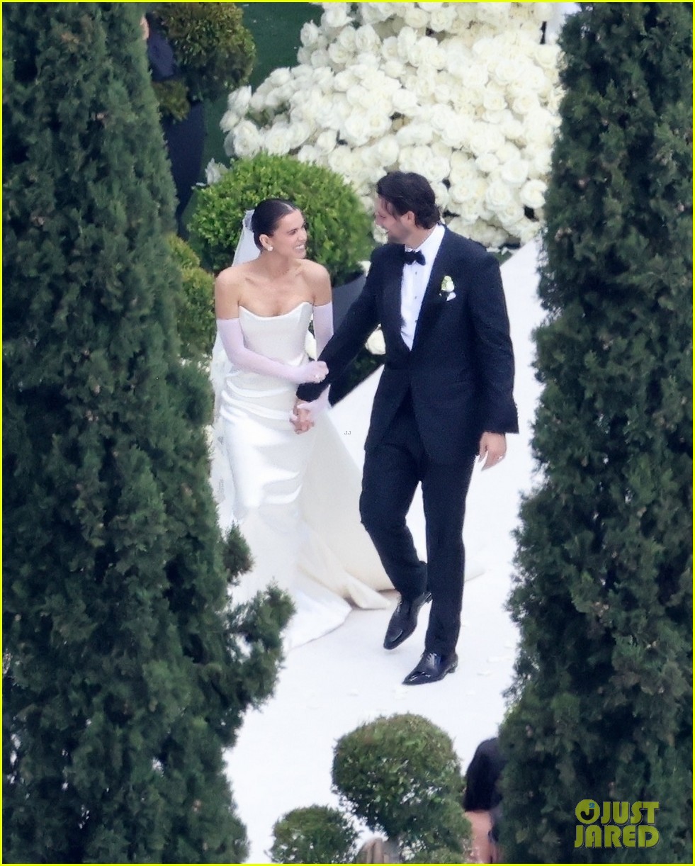 Photo: hailee steinfeld josh allen wedding california 2025 68 | Photo ...