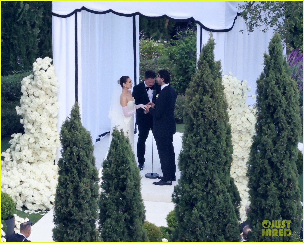 New Photos of Hailee Steinfeld & Josh Allen's Wedding - See Her Full ...