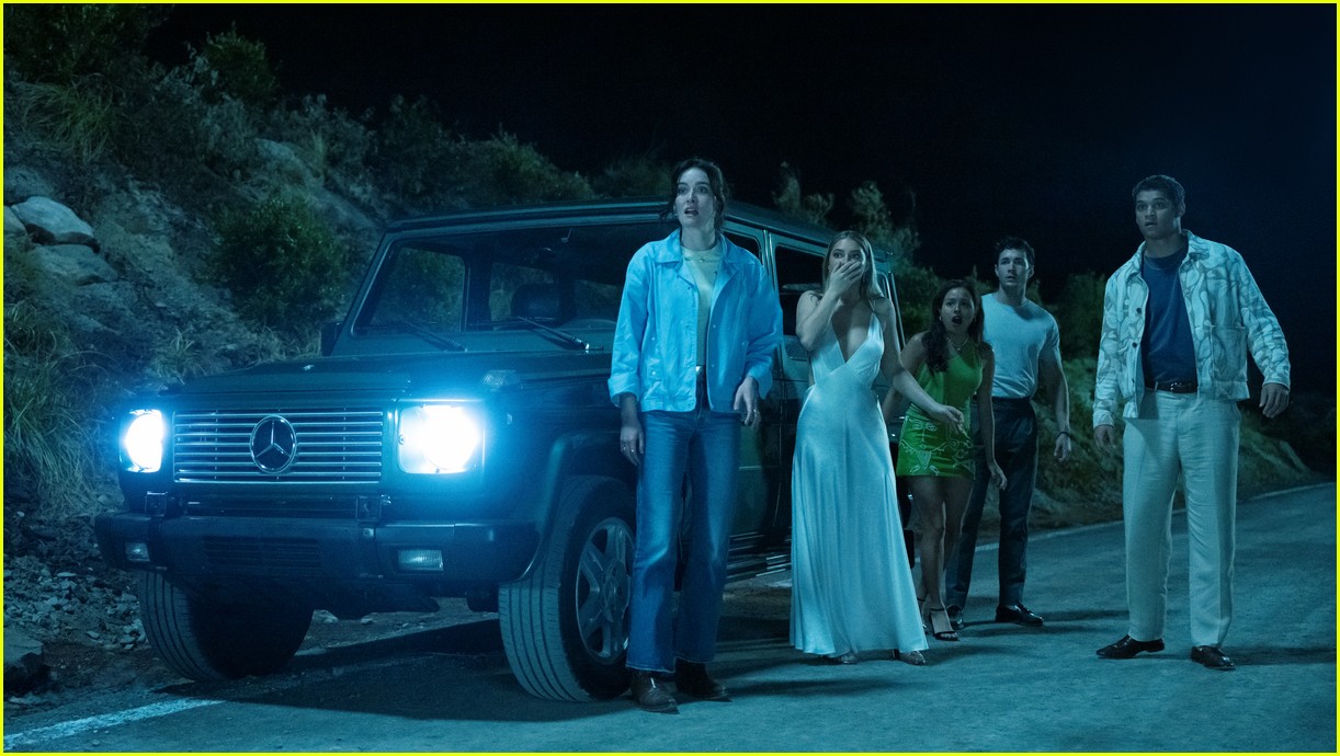 Jennifer Love Hewitt & Freddie Prinze Jr. Return for 'I Know What You Did Last Summer' Reboot ...