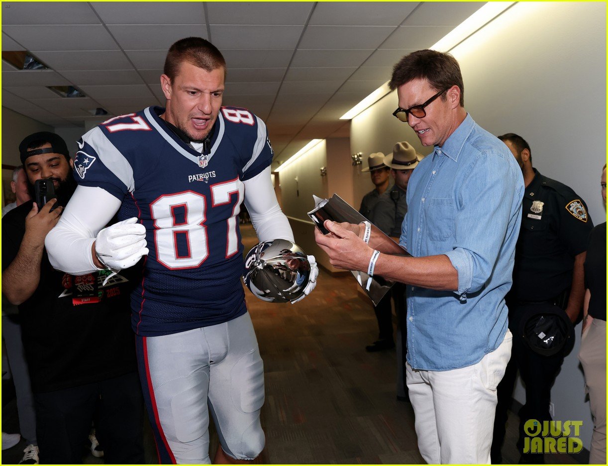 Tom Brady & Rob Gronkowski Break Lombardi Trophy While Playing Catch With It at Fanatics Fest ...
