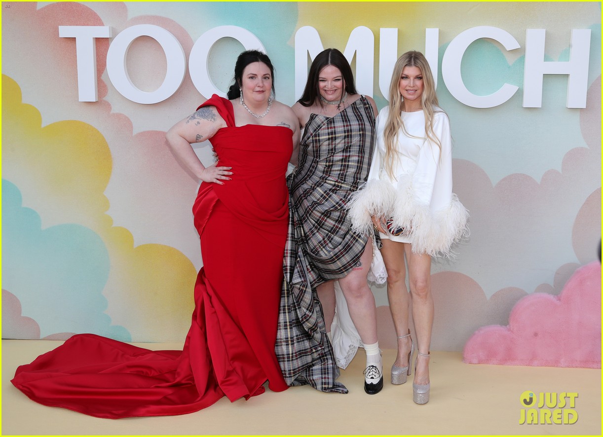 Lena Dunham, Megan Stalter, & Will Sharpe Premiere New Netflix Series 'Too Much' in London ...