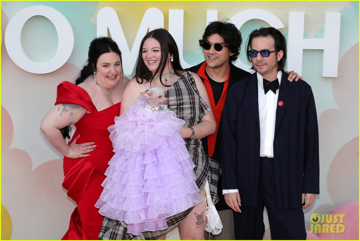 Lena Dunham, Megan Stalter, & Will Sharpe Premiere New Netflix Series ...