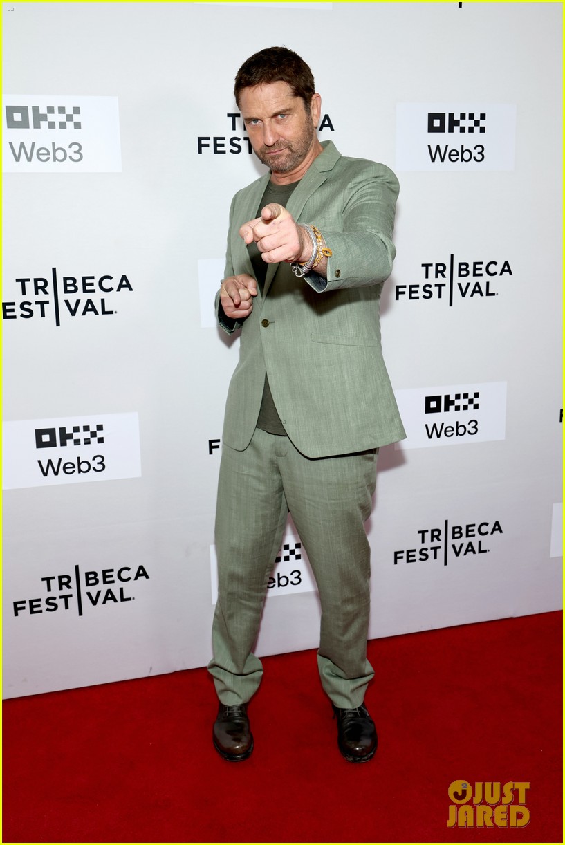 Gerard Butler Joins Nico Parker & Mason Thames at 'How to Train Your ...