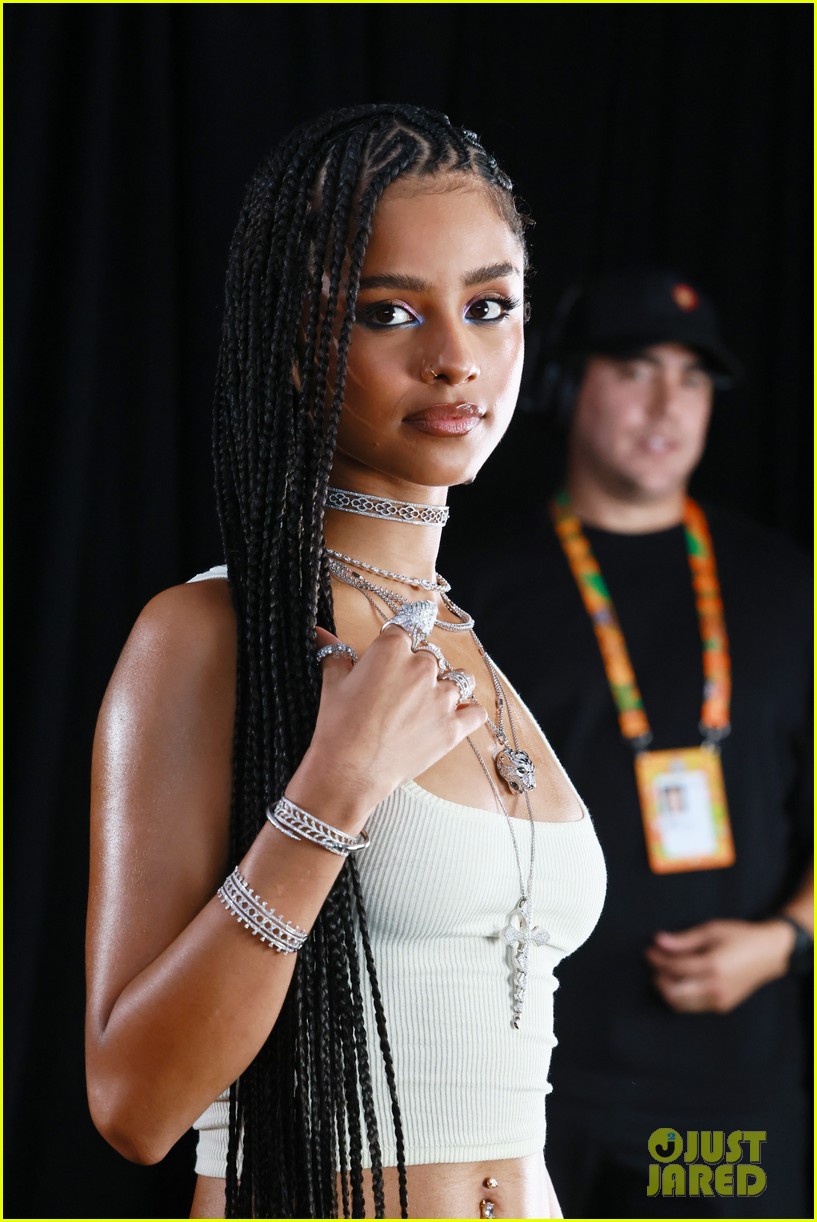 Host & Nominee Tyla Hopes to Not Get Drenched Like Katy Perry at Kids' Choice Awards 2025: Photo ...