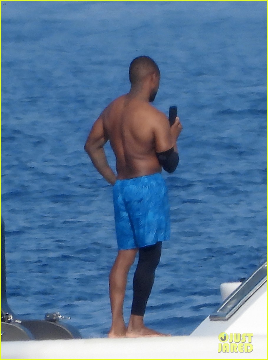Usher Goes Shirtless During Yacht Day in Italy with Wife Jenn ...