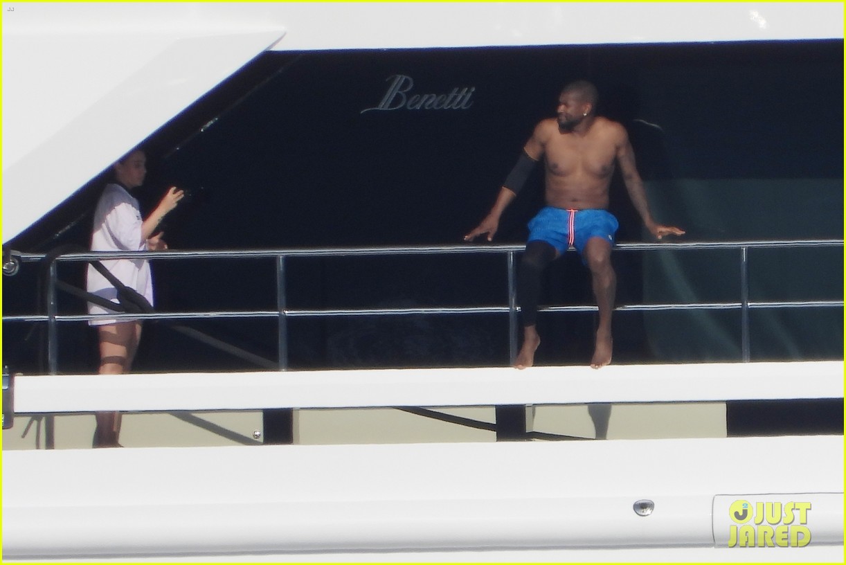 Usher Goes Shirtless During Yacht Day in Italy with Wife Jenn ...