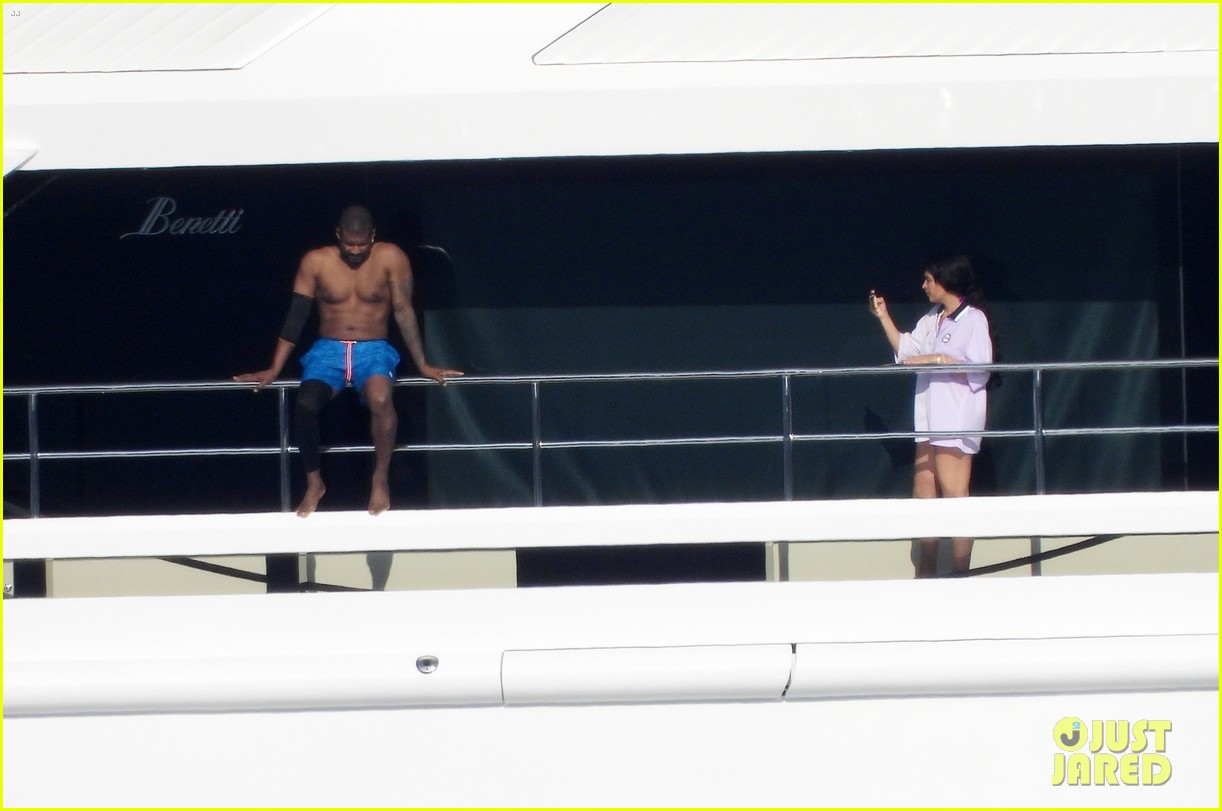 Usher Goes Shirtless During Yacht Day in Italy with Wife Jenn ...