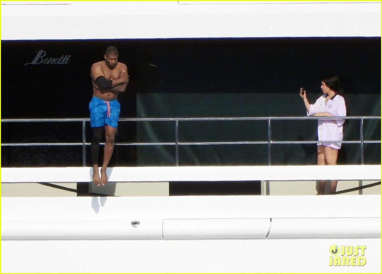 Usher Goes Shirtless During Yacht Day in Italy with Wife Jenn ...