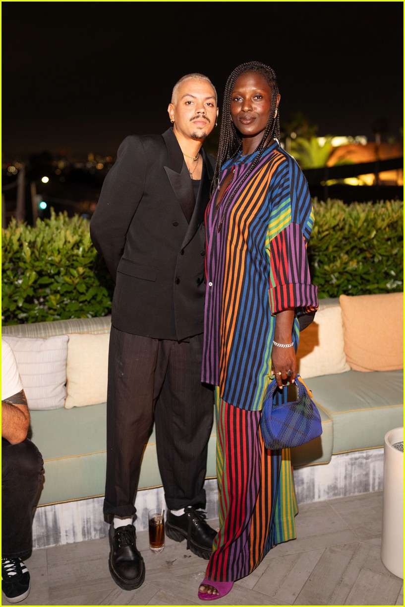 Rita Ora, Alexander Skarsgard, Jessica Simpson, & More Show Support for ...