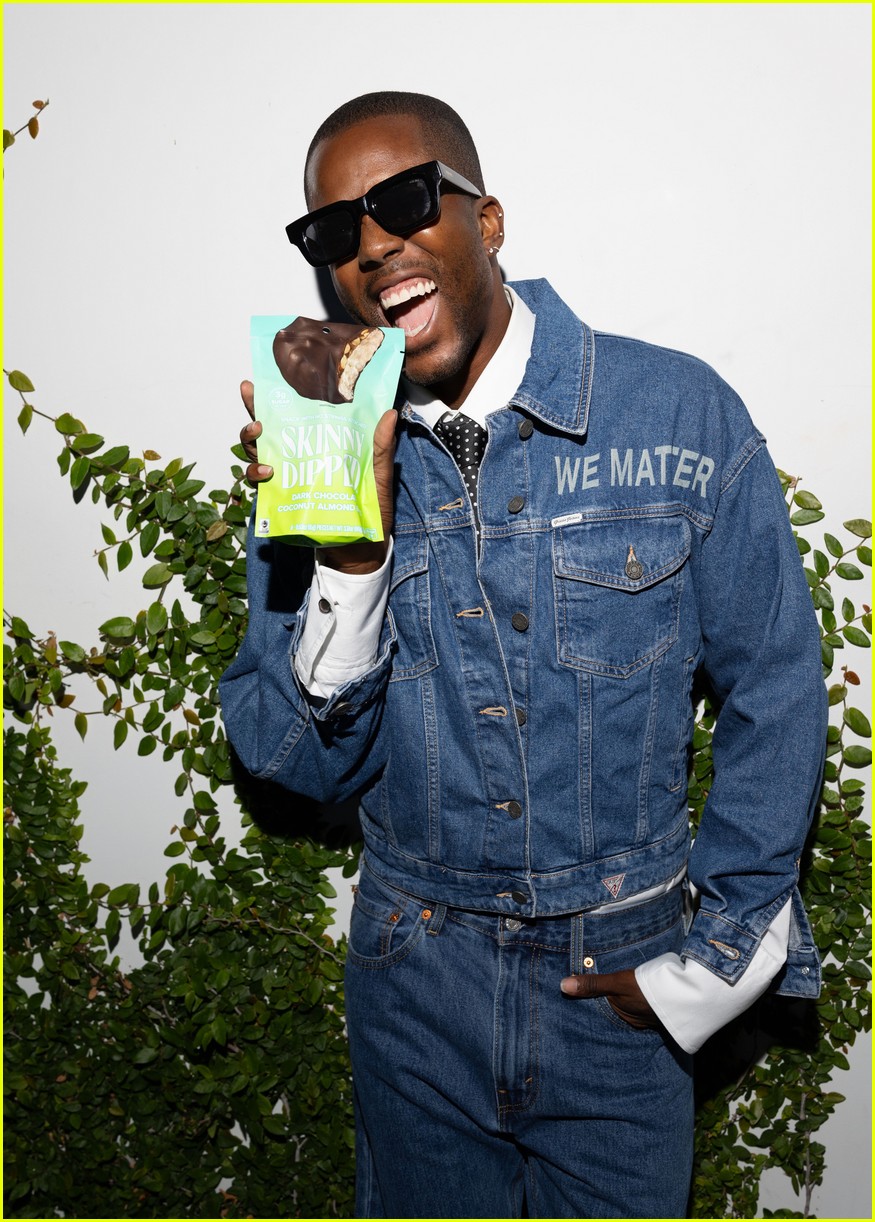 Rita Ora, Alexander Skarsgard, Jessica Simpson, & More Show Support for ...