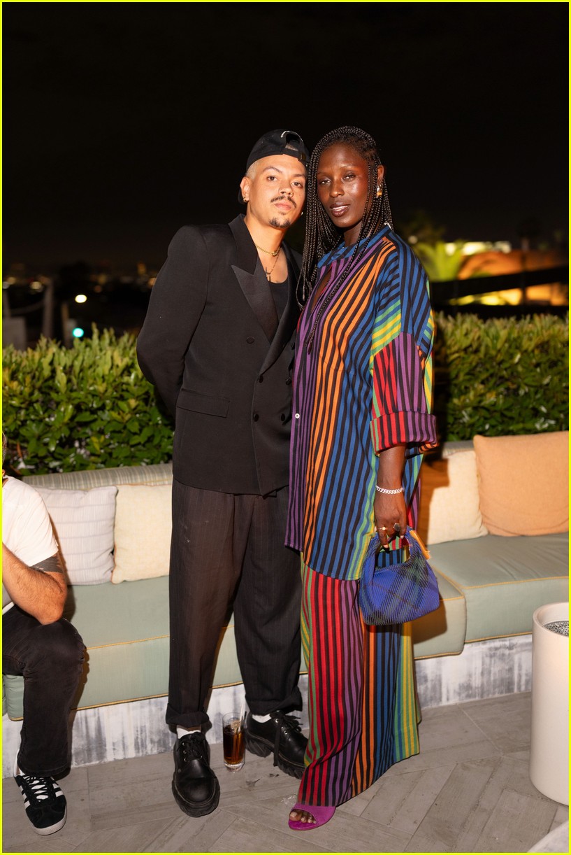 Rita Ora, Alexander Skarsgard, Jessica Simpson, & More Show Support for ...