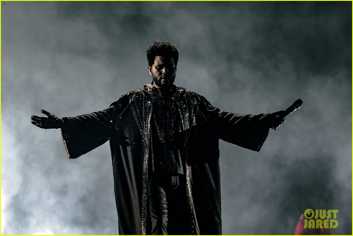 Photo: the weeknd performs at sofi stadium in la 01 | Photo 5176401 ...