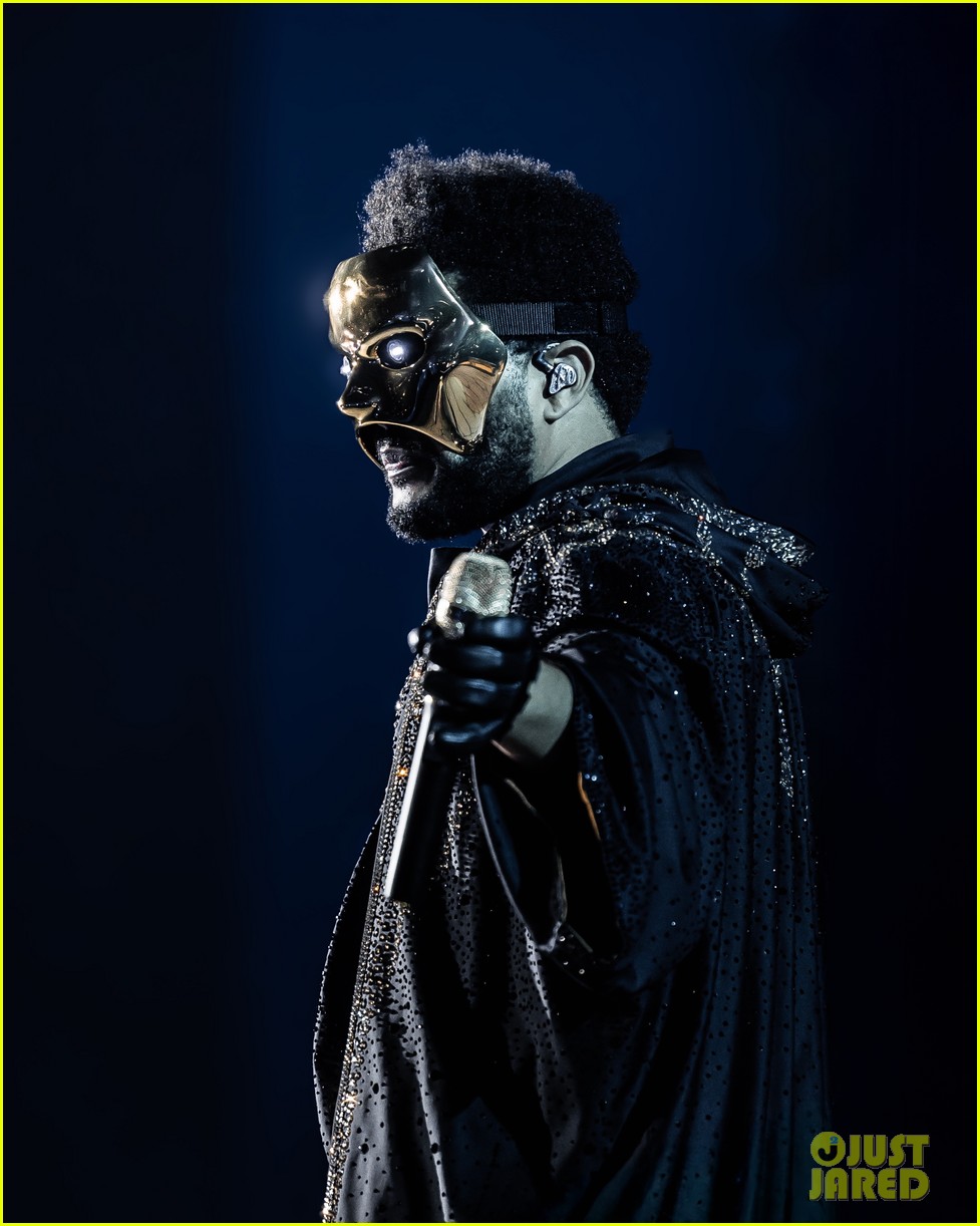 Photo: the weeknd performs at sofi stadium in la 14 | Photo 5176419 ...