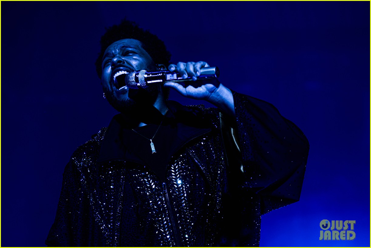 Photo: the weeknd performs at sofi stadium in la 68 | Photo 5176473 ...