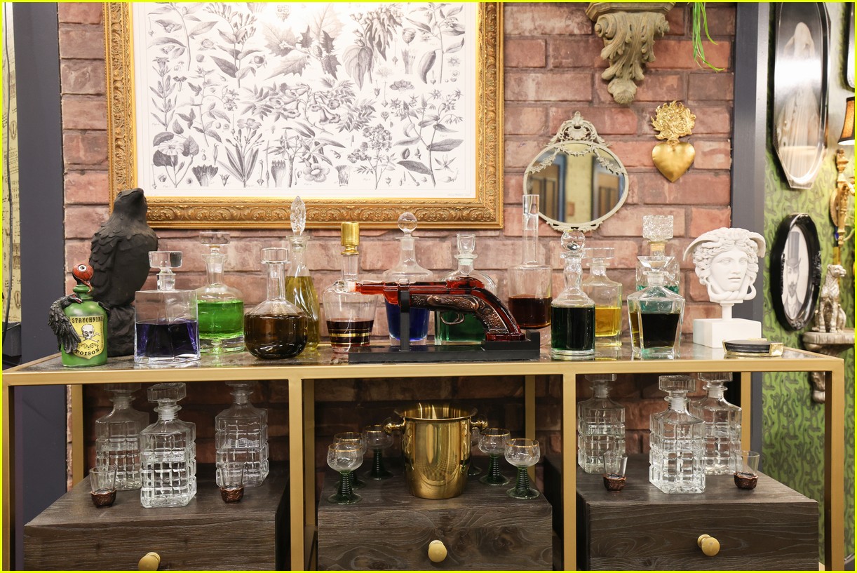 'Big Brother 27' Theme Revealed: See the 43 'Summer of Mystery' Photos ...