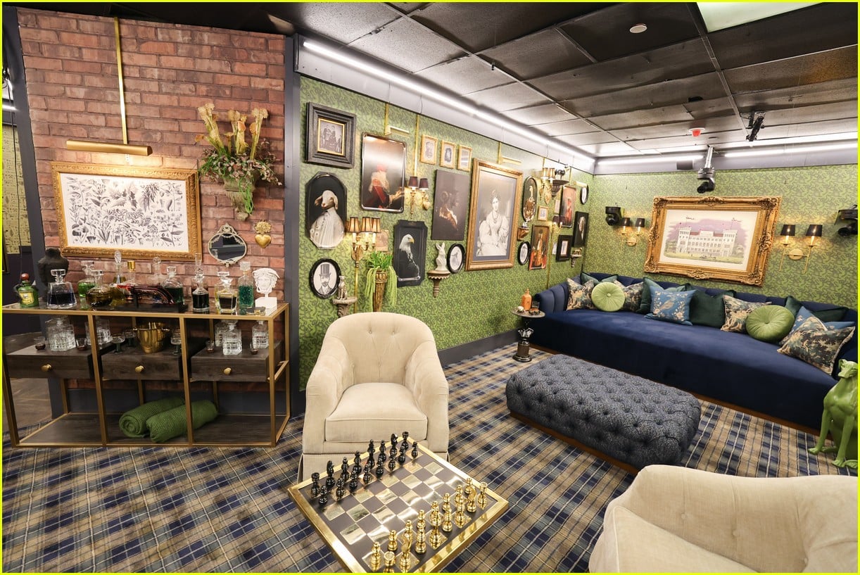 'Big Brother 27' Theme Revealed: See the 43 'Summer of Mystery' Photos ...