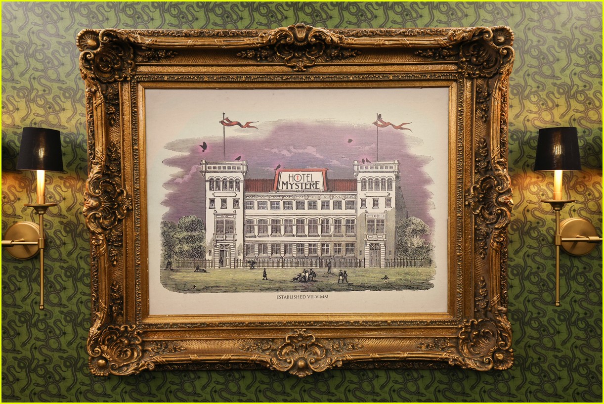 'Big Brother 27' Theme Revealed: See the 43 'Summer of Mystery' Photos ...