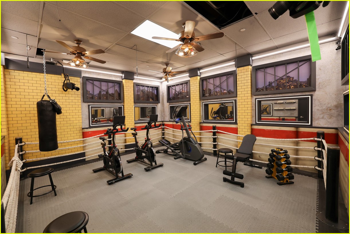 'Big Brother 27' Theme Revealed: See the 43 'Summer of Mystery' Photos ...