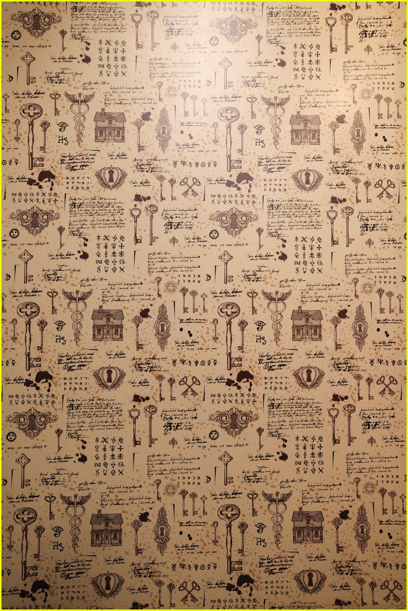 'Big Brother 27' Theme Revealed: See the 43 'Summer of Mystery' Photos ...