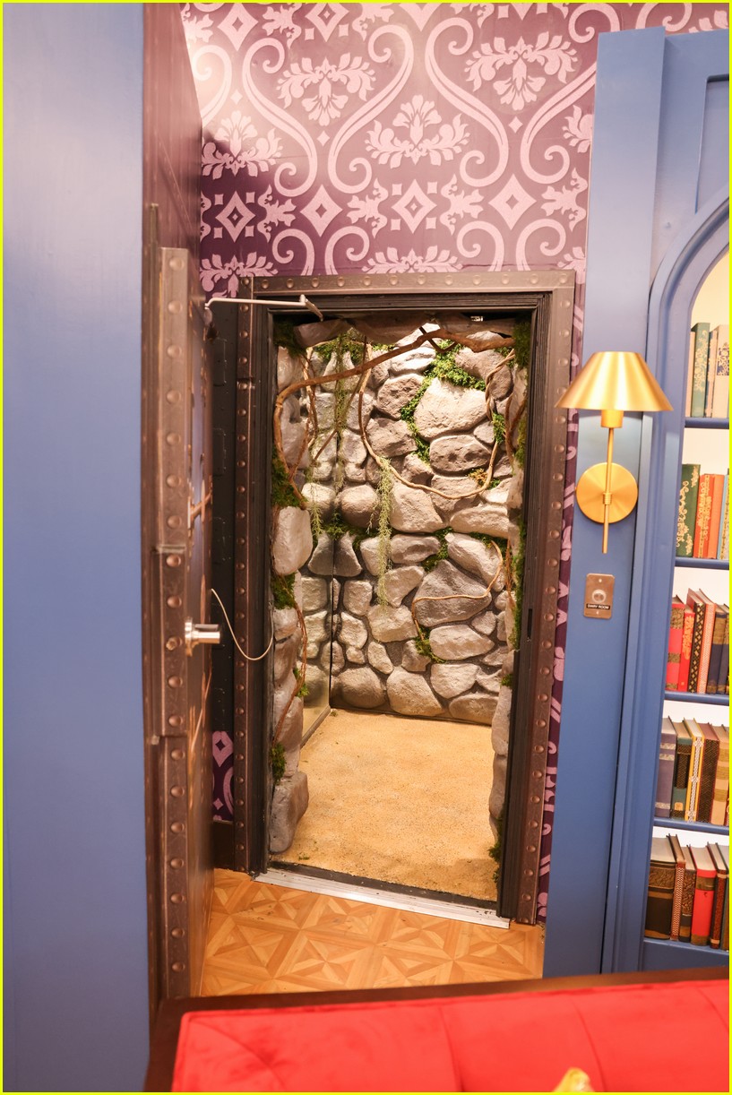 'Big Brother 27' Theme Revealed: See the 43 'Summer of Mystery' Photos ...