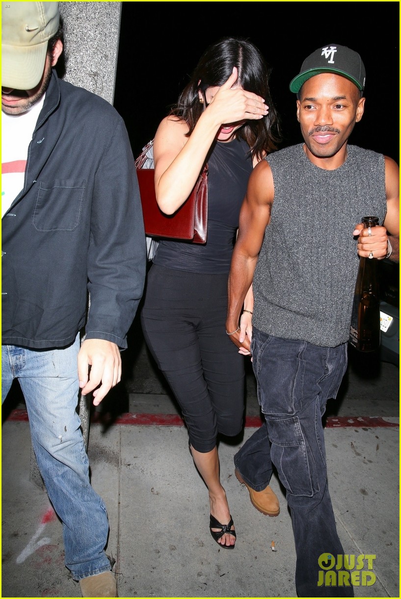 Justin Bieber Celebrates 'Swag' Album Release With Wife Hailey Bieber ...