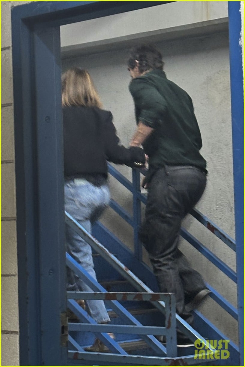 Brandon Routh & Rachael Leigh Cook Spotted Holding Hands on a Movie ...