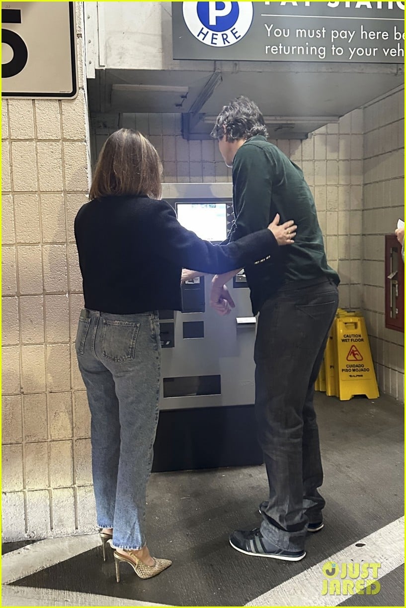 Brandon Routh & Rachael Leigh Cook Spotted Holding Hands on a Movie ...