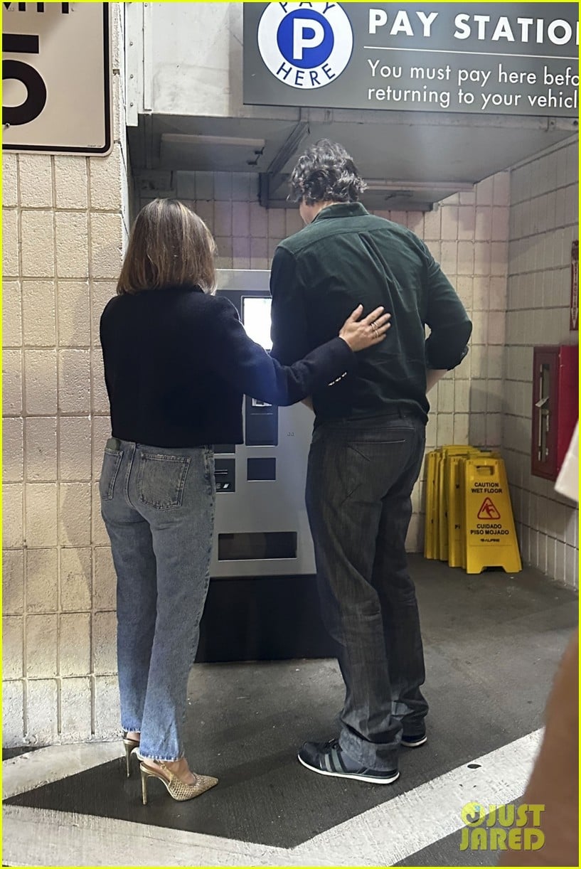 Brandon Routh & Rachael Leigh Cook Spotted Holding Hands on a Movie ...