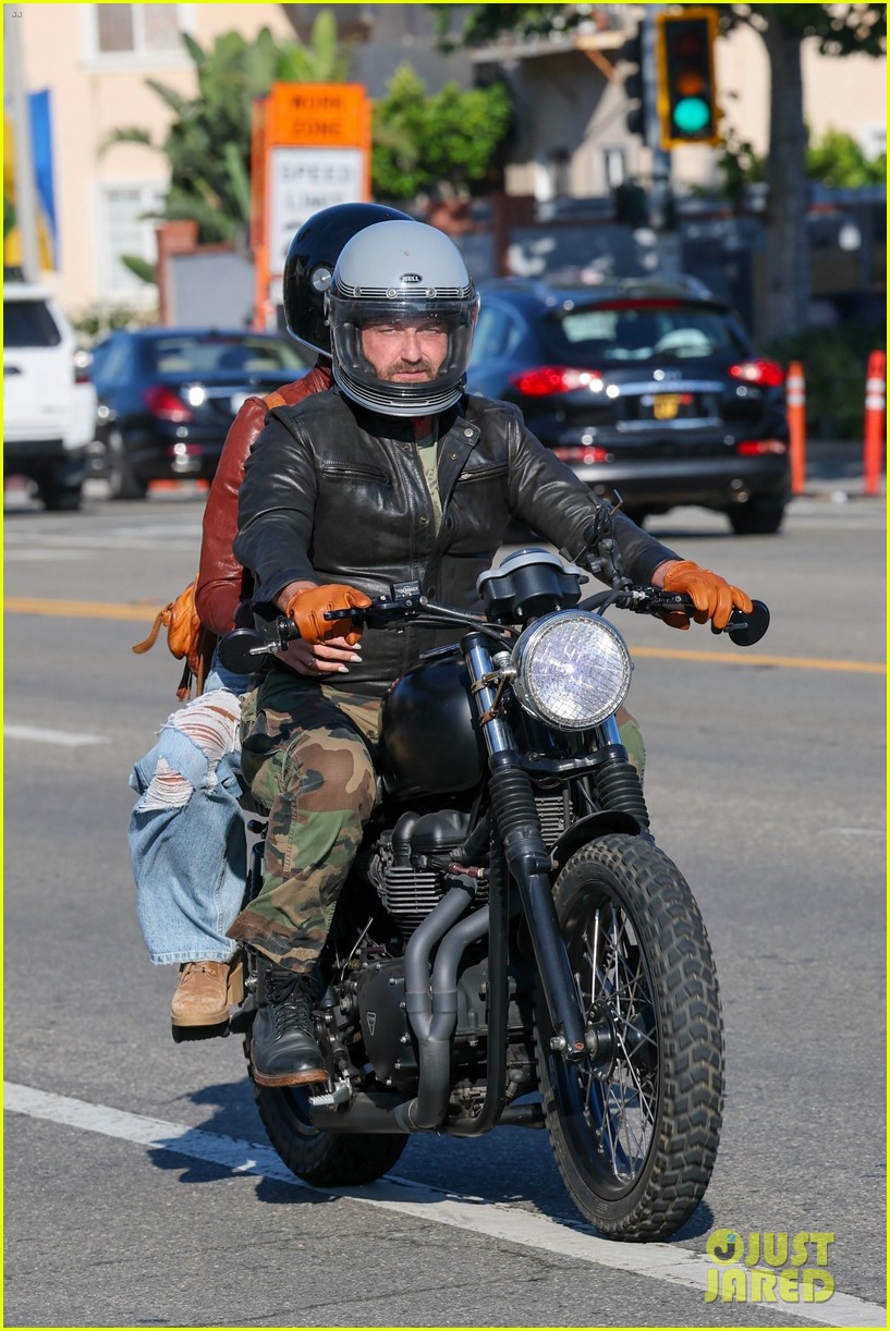 Gerard Butler & Longtime Girlfriend Morgan Brown Spotted on Weekend ...